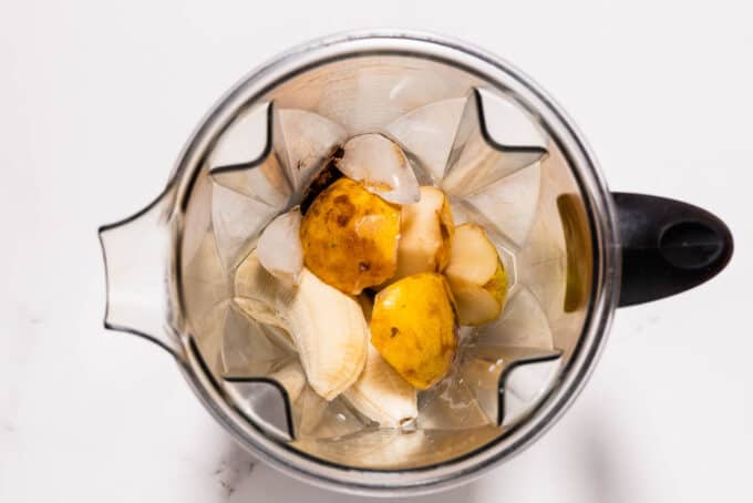 Pear Smoothie with Vanilla and Cinnamon